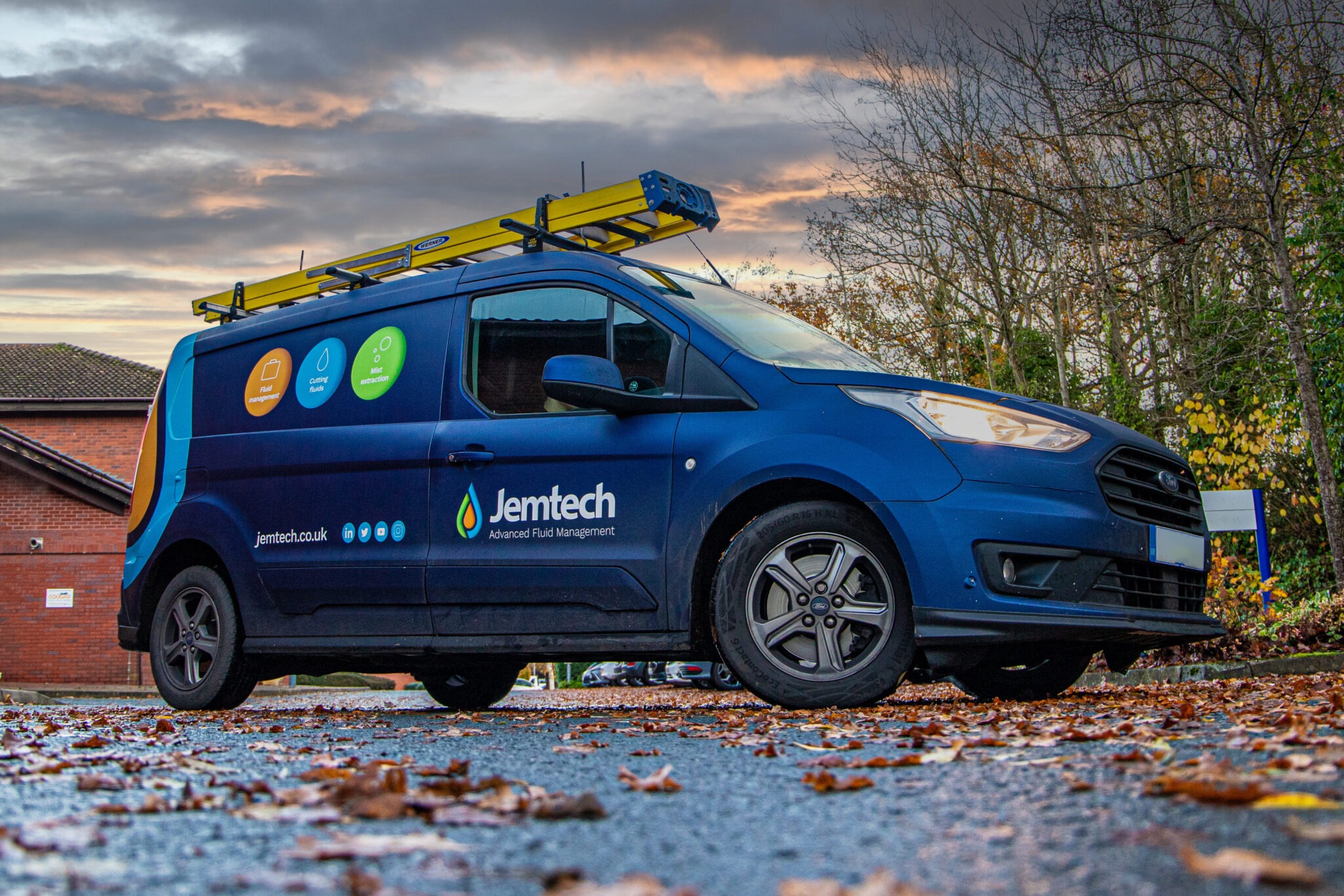 New cutting fluid announced for automotive machining. - Jemtech